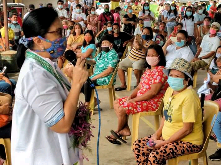 Farmers commend VP Leni Robredo for her sincere efforts in helping ...