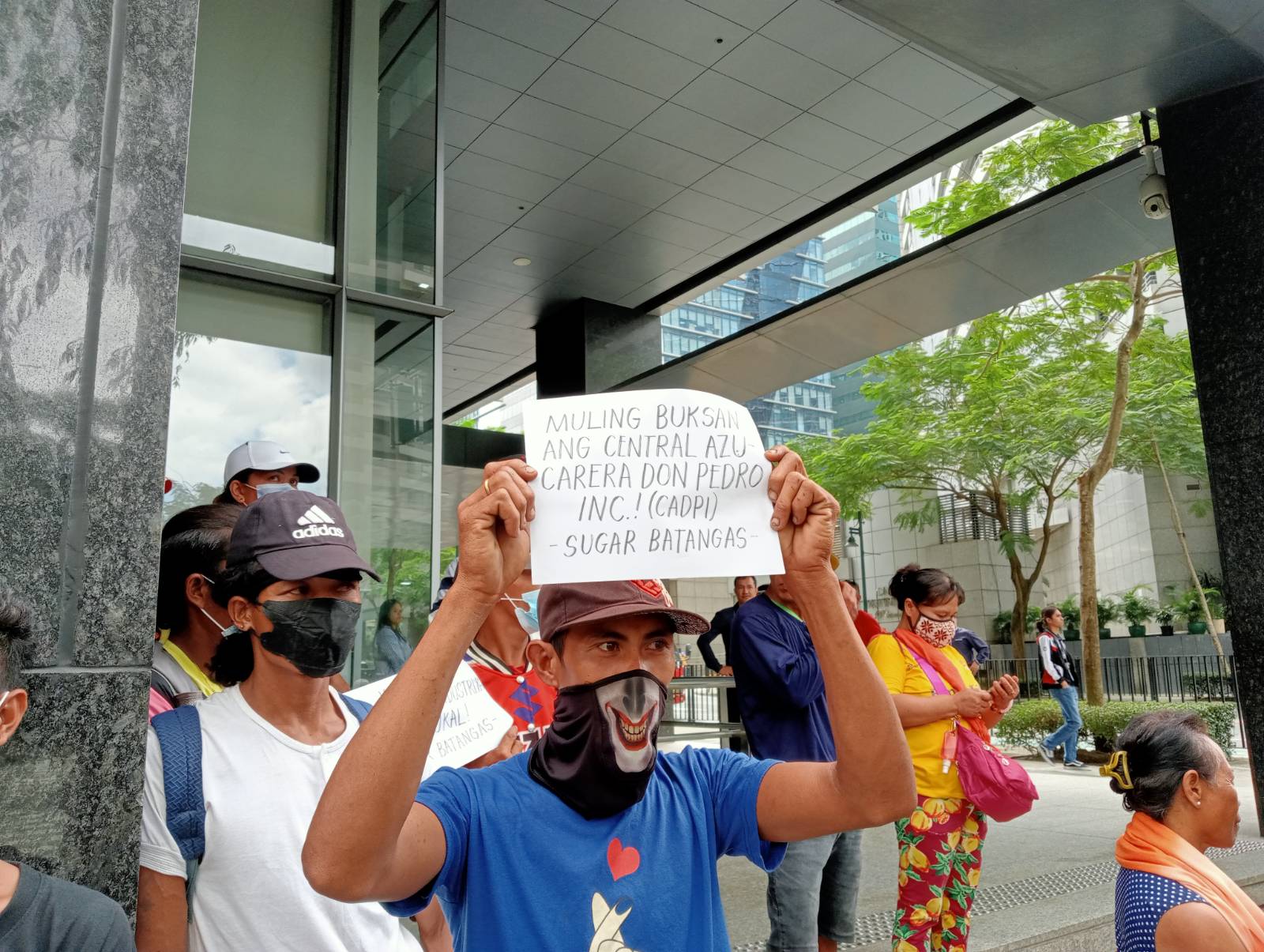 Batangas sugar workers and planters protest mill closure and non-stop ...